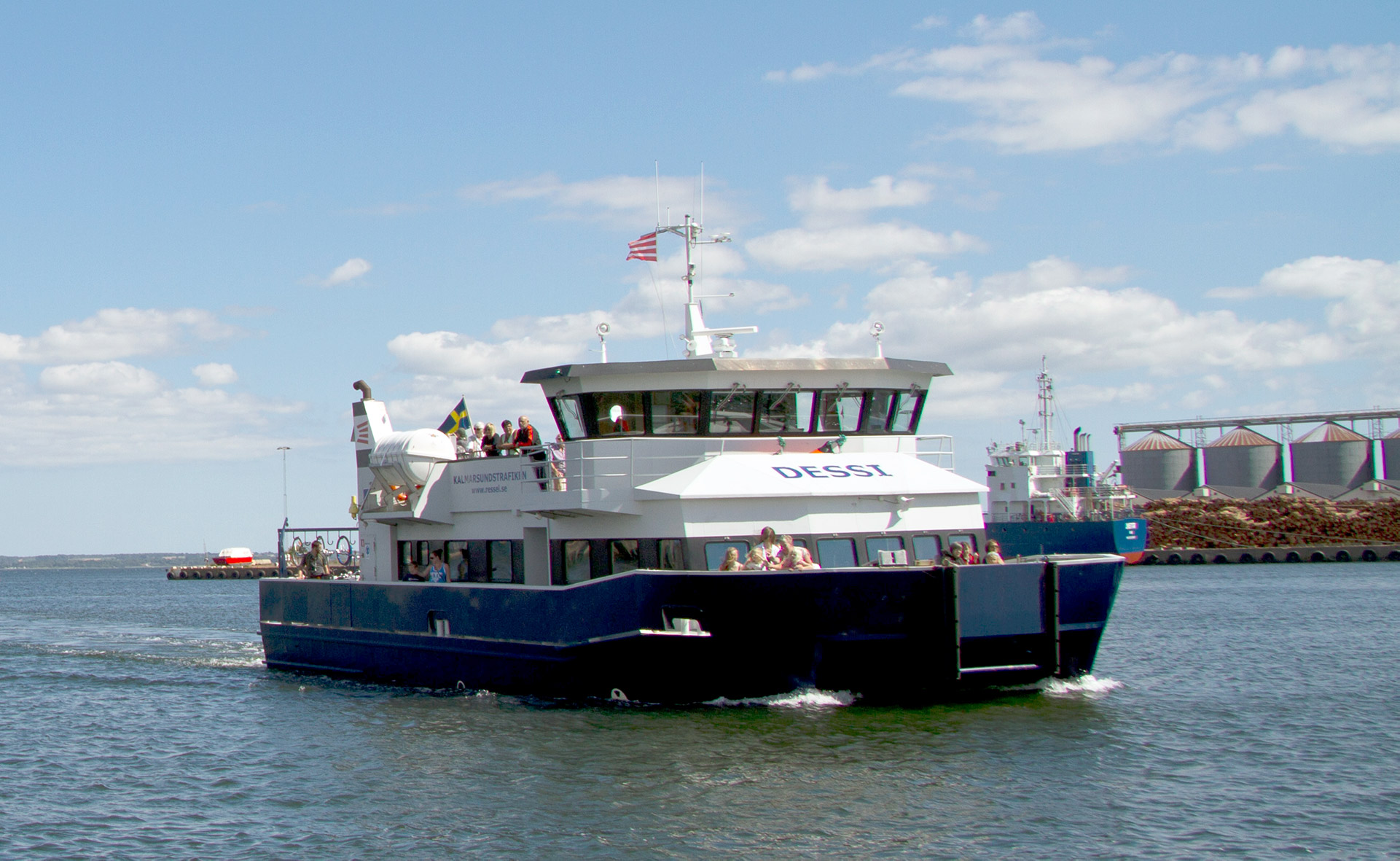 Ressel Rederi-En | Jobbpendel, nöjesresor & godstransporter